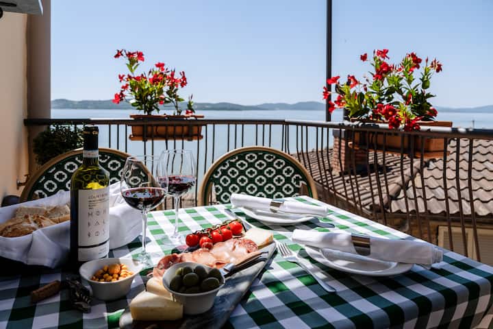 Amazing Lake View Apartment - Passignano sul Trasimeno
