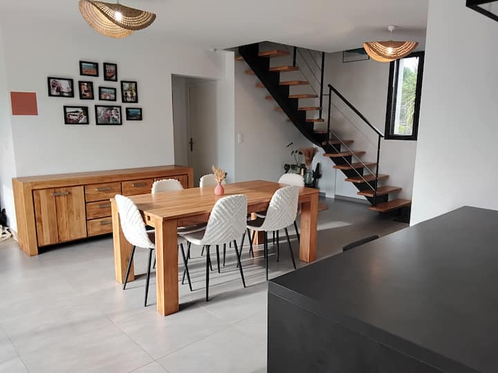 Maison Récente 10 Mn De La Plage - Ambon