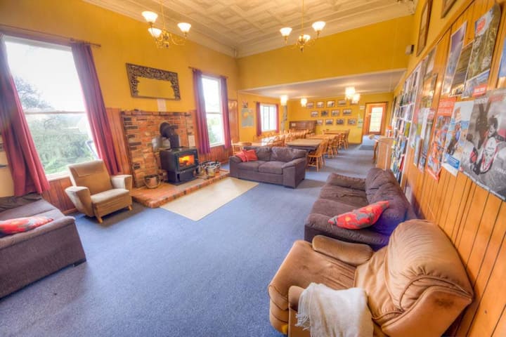 5 Person Family Room - Westport