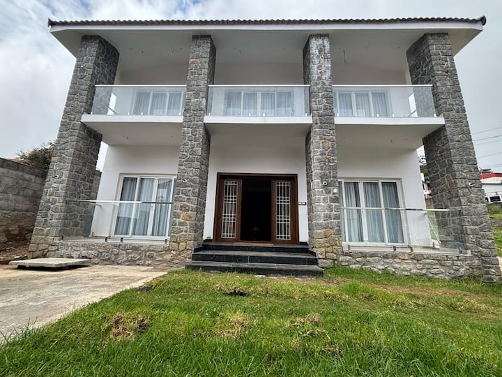 Kodai Square Bed & Breakfast Ground Floor - Kodaikanal