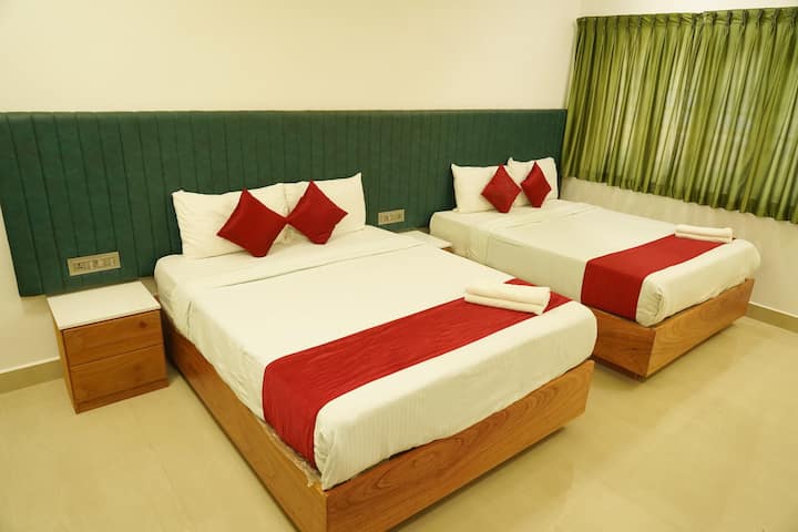 Quad Sharing Room 3rd Floor - Thekkady