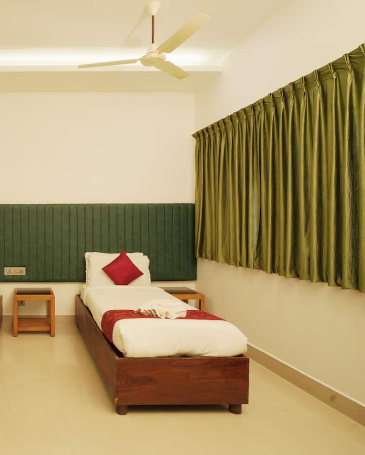 Single Room - 3rd Floor - Thekkady