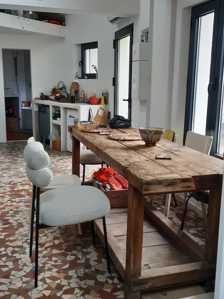 Petite Maison Et Son Jardin - Montreuil, France