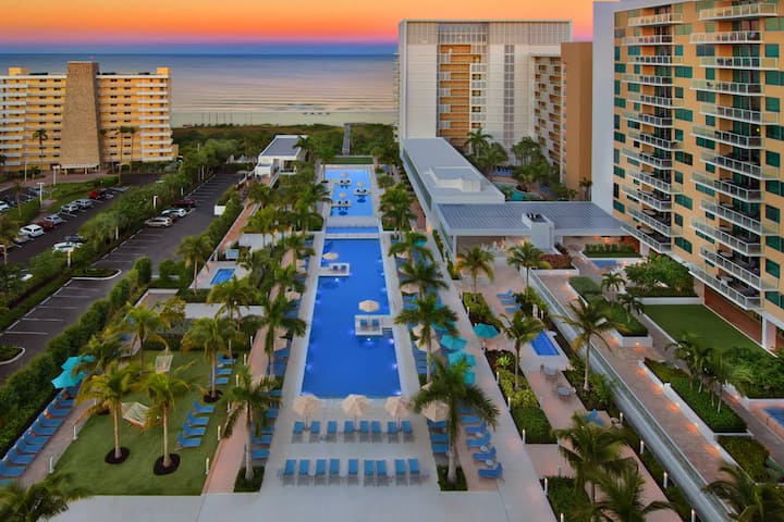 Marriott Crystal Shores-luxury 2br On The Beach - Marco Island, FL