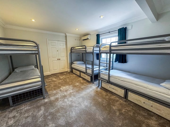 Private 6 Bed Room - Dublin, Ireland