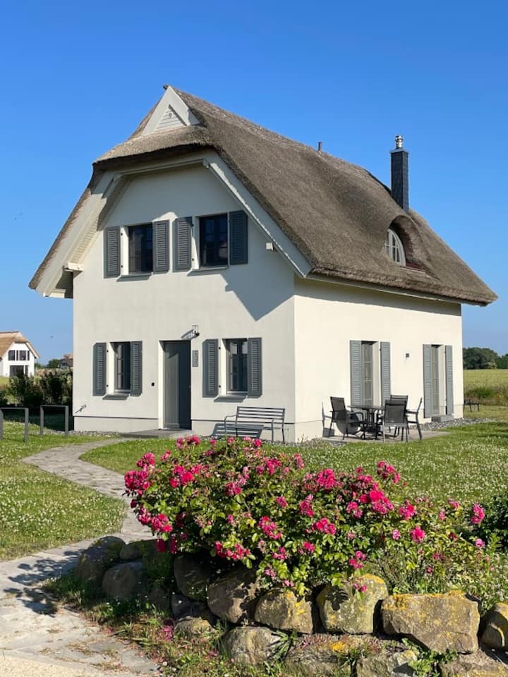 Villa E21 Im Reetland Am Meer - Rügen