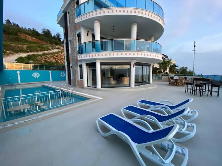 Luxury Villa With Rooftop Spa - Mahmutlar