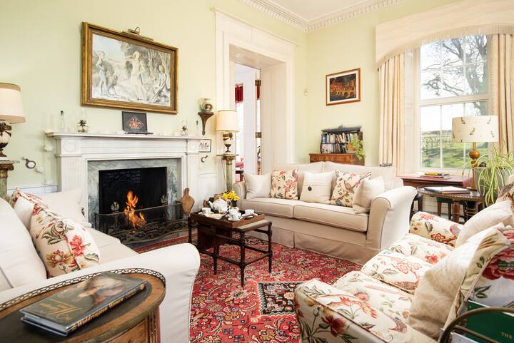Red Room Budle Hall Bamburgh B&b - Bamburgh