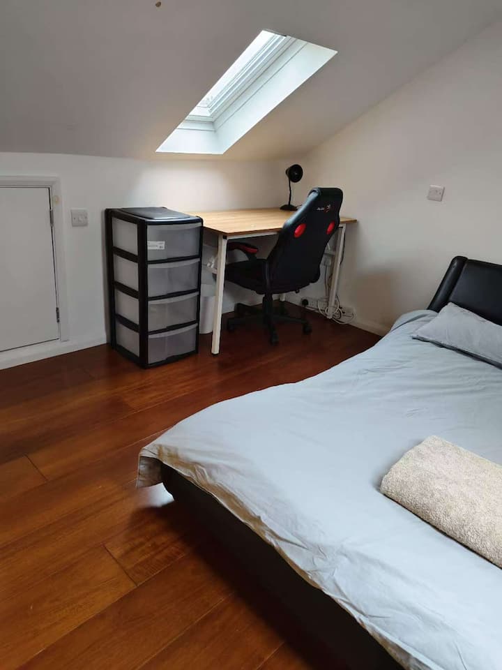 Central Loft Room - Cambrige (UK)