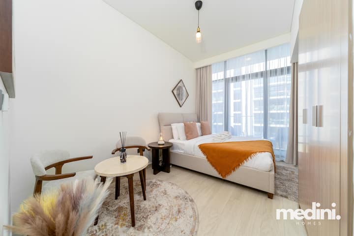 Near Downtown | Studio Pool View - Dubai