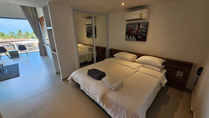 Top Floor Deluxe Room B402 - Ko Samui