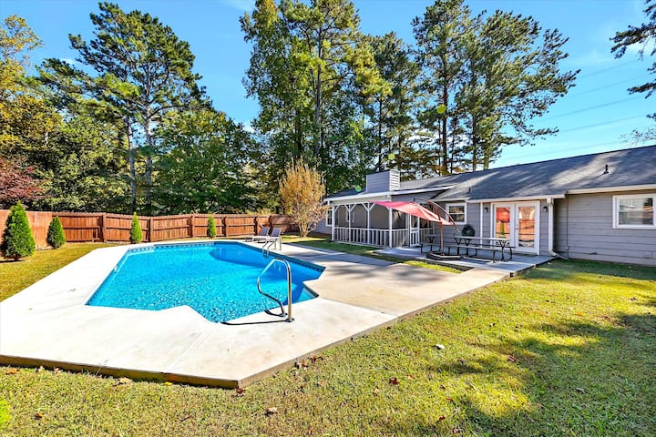 4br Oasis With Pool – Budget Friendly - Kennesaw, GA