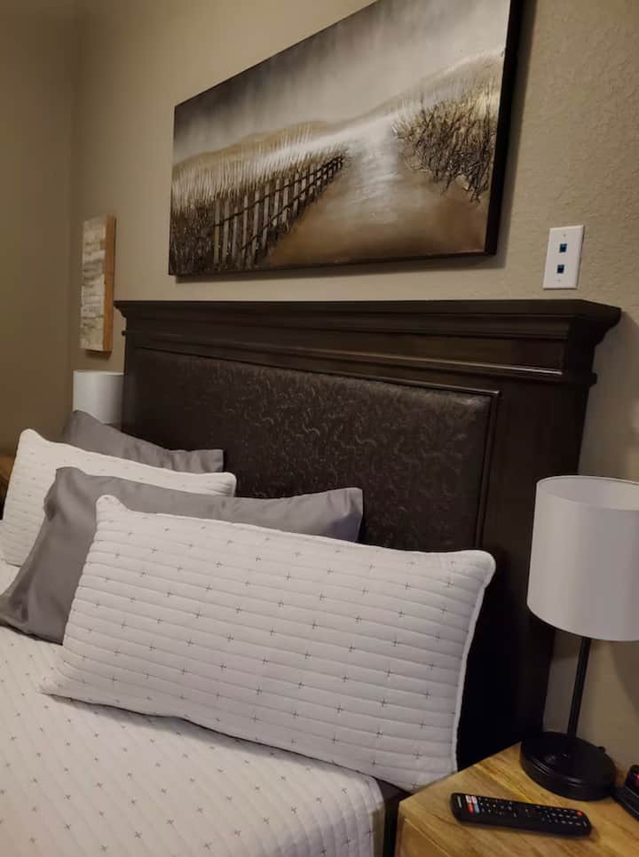 Stay In The District At Comfort Studio (Sleeps 2) - Comfort, TX