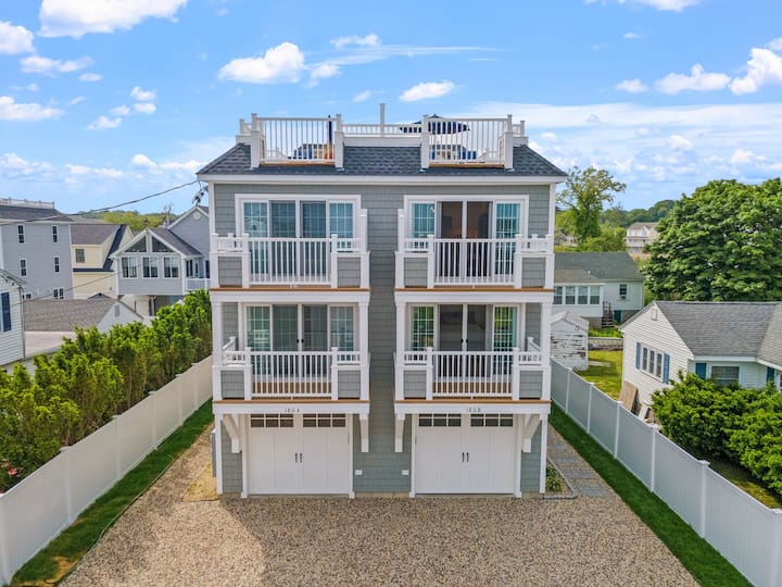 Coastal Escape With Rooftop Ocean Views - Hampton Beach, NH