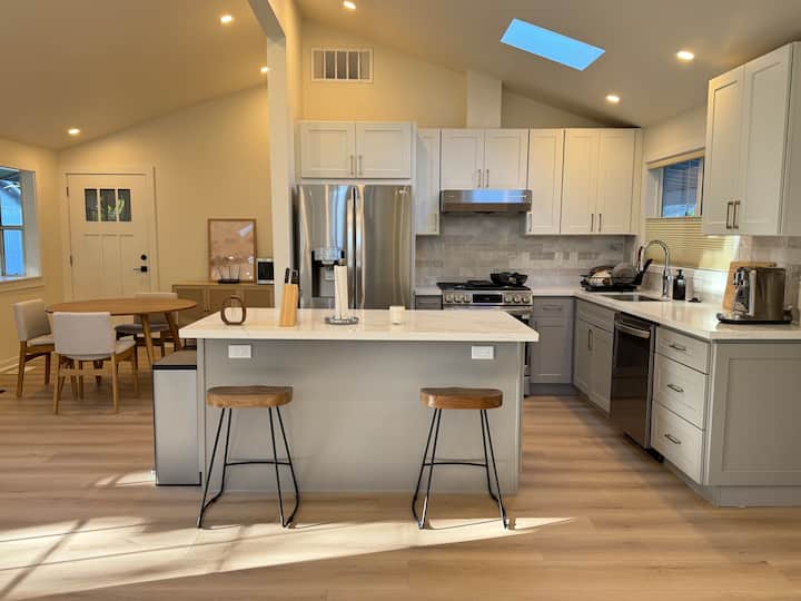 Spacious Bellevue Home | Open Living & Light - Bellevue, WA