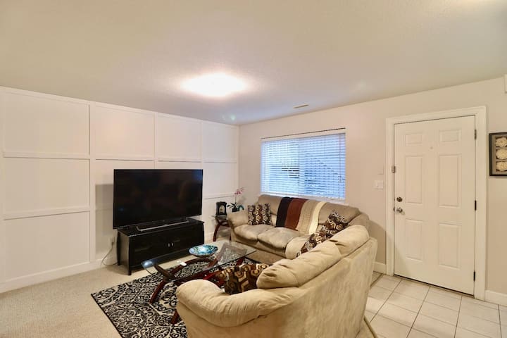 Private And Comfortable Guest Suite - Langley, BC