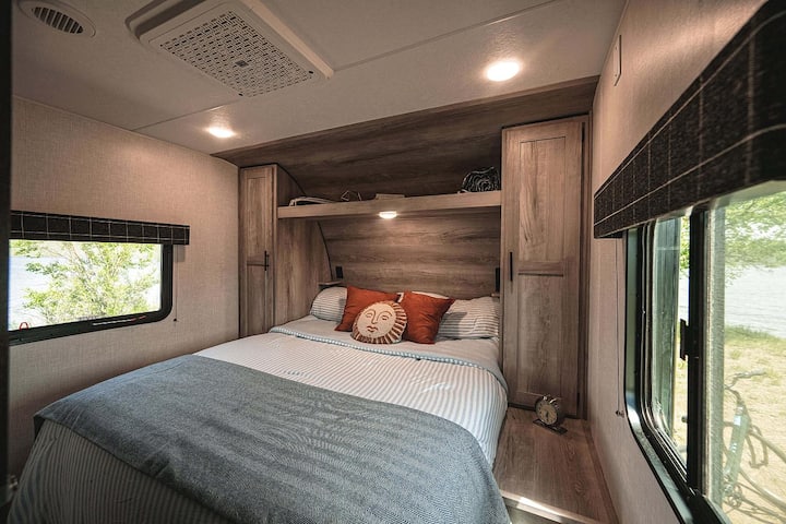 Glamping Time By Sylvan Lake! - Red Deer