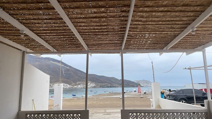Casa En Primera Línea De Playa - Casma