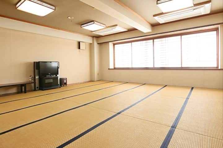 【私達は英語を練習中です。頑張ります】（大部屋）掛川城のすぐ近く、城下町にある落ち着いた旅館 - 掛川市