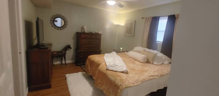 Private Room/bath By Lackland Af - San Antonio, TX
