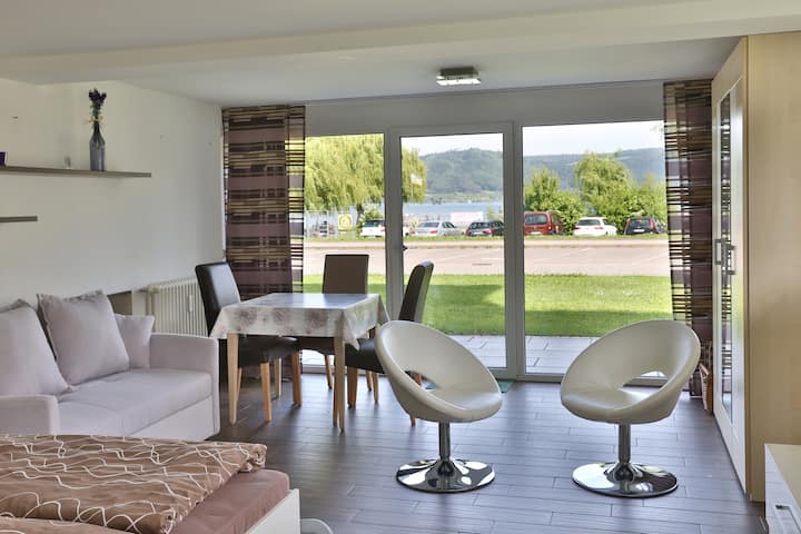 Sunny Holiday Apartment In Bodman - Bodman-Ludwigshafen