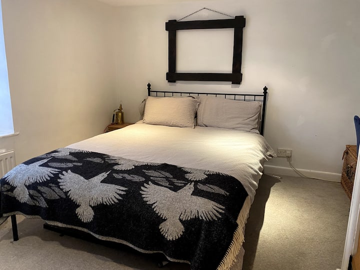 Room Only - Nailsworth