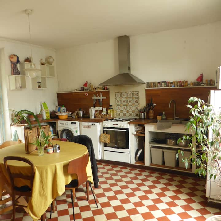 Maison Ancienne 
Grand Jardin (2500m2 De Terrain) - Fontainebleau