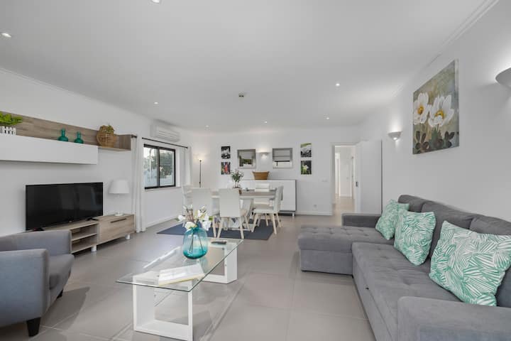 Private Modern 2-bed In Old Town - Albufeira