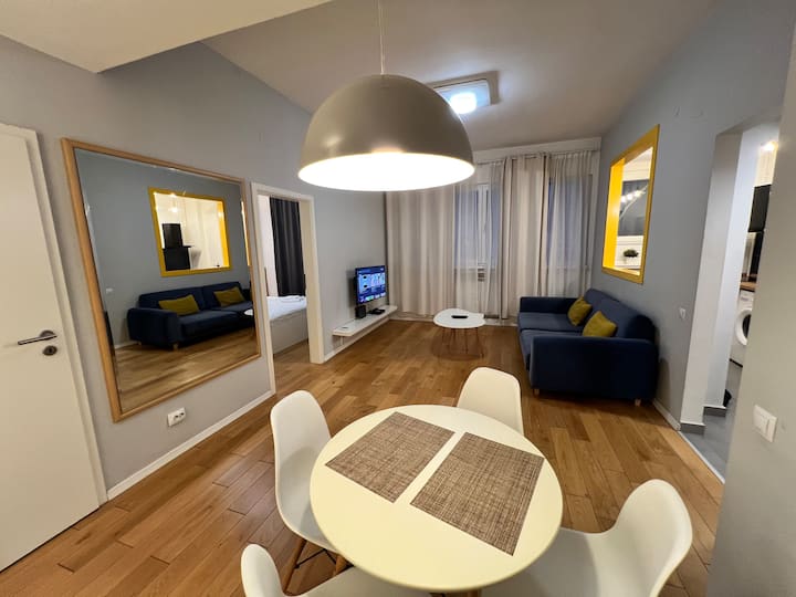 Stylish Apartment With Balcony. - Bucharest