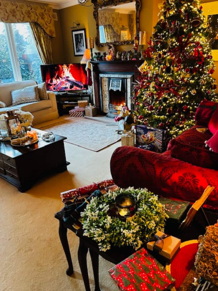 Excellently Located House
In Dundrum, Dublin - Dublin