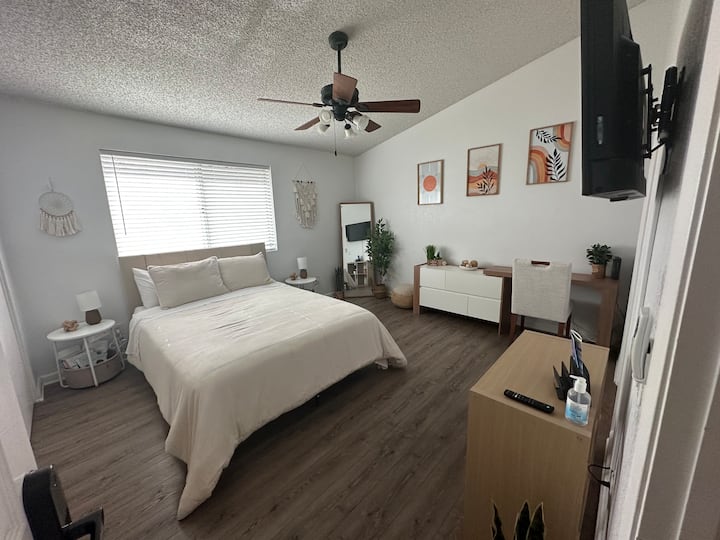 Wonderful View In 2nd Floor Room - Cathedral City, CA