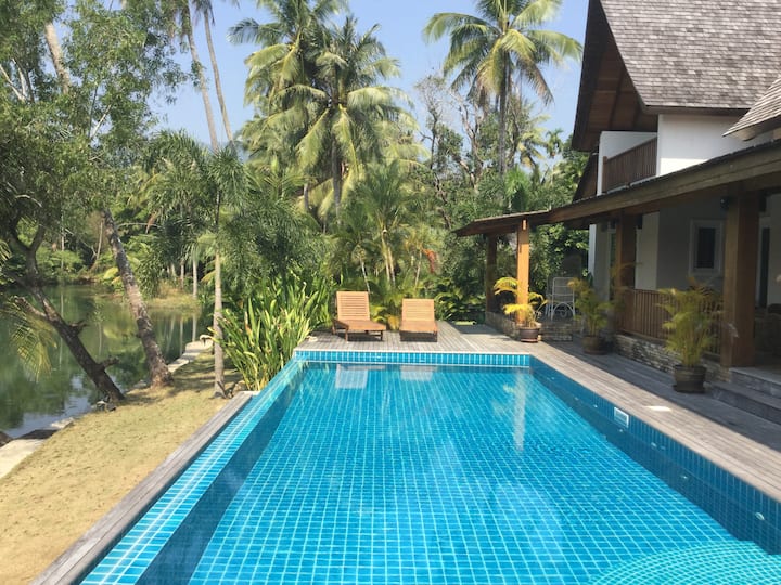 Explore Koh Changs South East - Ko Chang