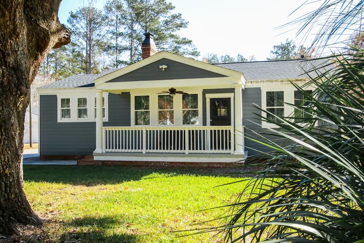 Serene Dream | Historic Richmond Hill Stay - Richmond Hill, GA