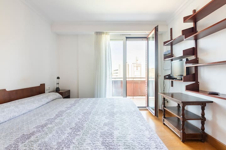 Hab. Doble+baño Privado+terraza. Playa Ondarreta - San Sebastián