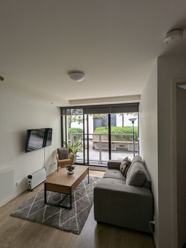 Cosy Light-filled Apartment - Ivanhoe