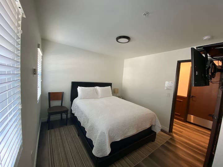 Lenny's Lodging Room - Big Bear, CA