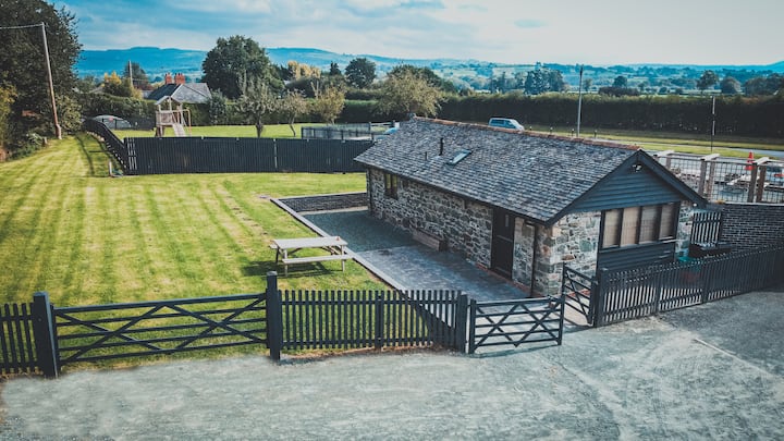 Smithy Cottage - Welshpool