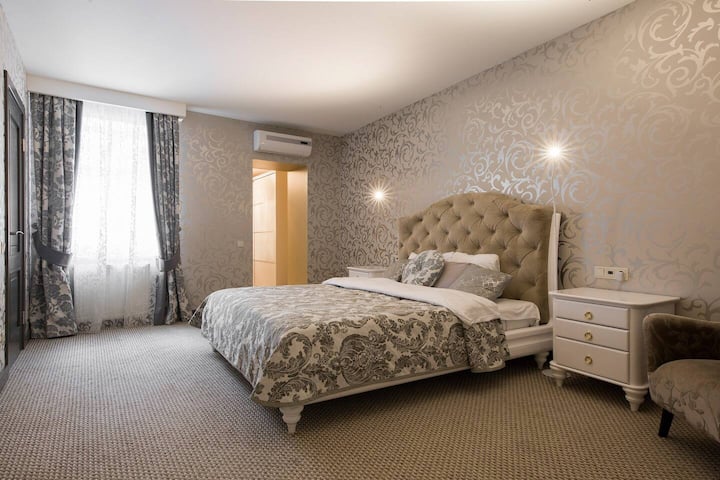 Luxury And Romance In Old Town - Riga