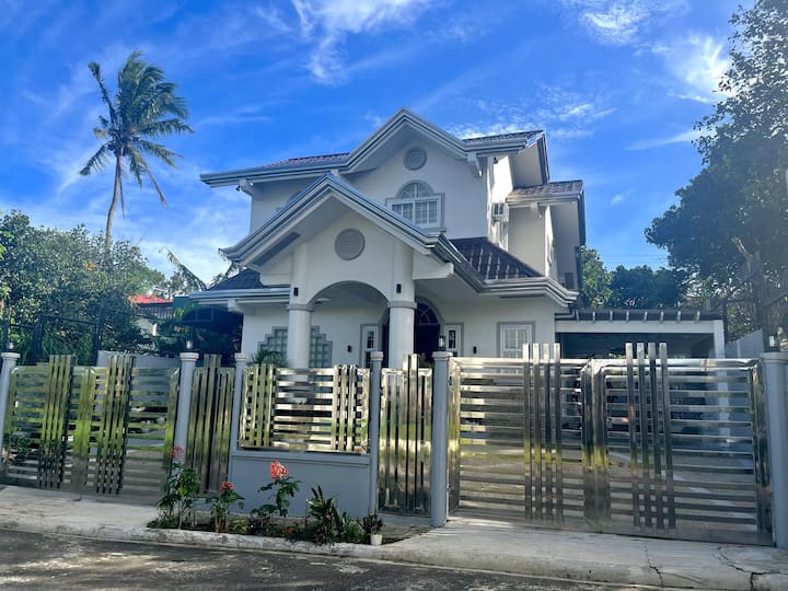 4br Tagaytay House Staycation Near Sky Ranch - Tagaytay