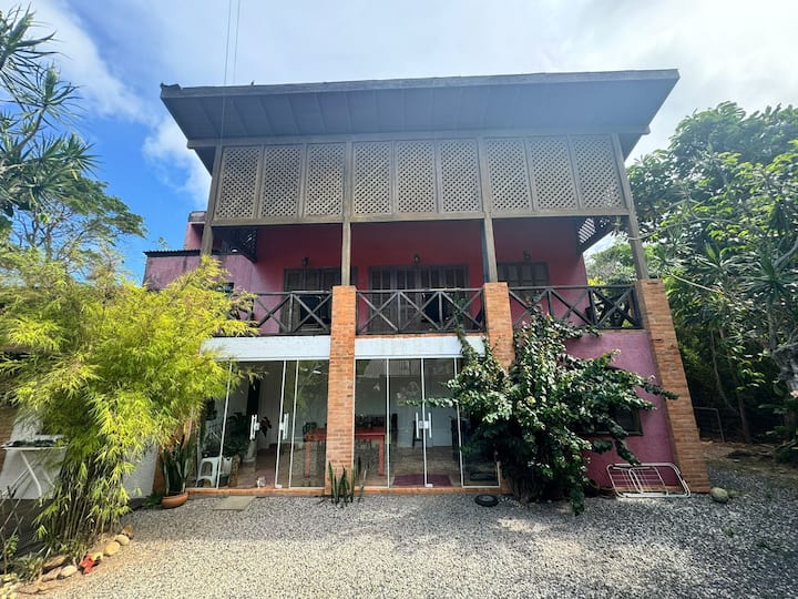 Casa Com Jardim, 3 Quartos E Churrasqueira - Florianópolis