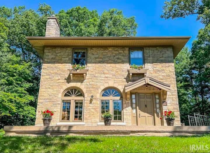 Historic Home By Lake Griffy, 4 Minutes To Stadium - Oliver Winery, Bloomington