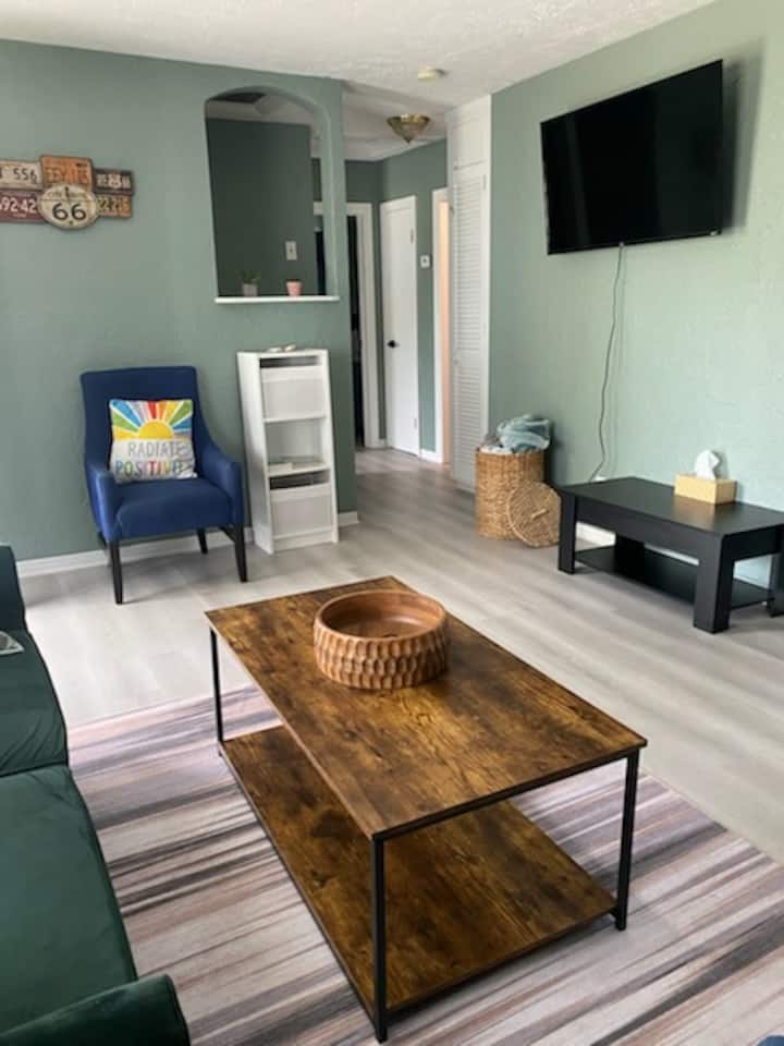 Beachy Arts Dist Gulfport 2 Bed! - 格爾夫波特