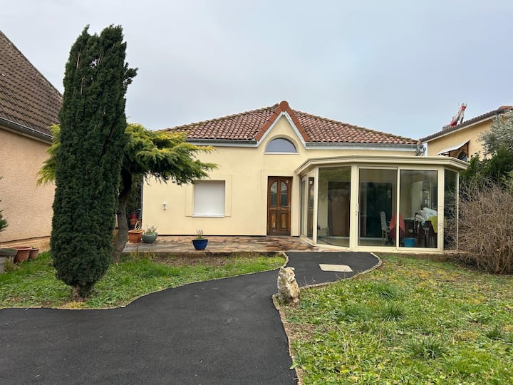 Maison Au Calme - 3 Chambres - Meyzieu