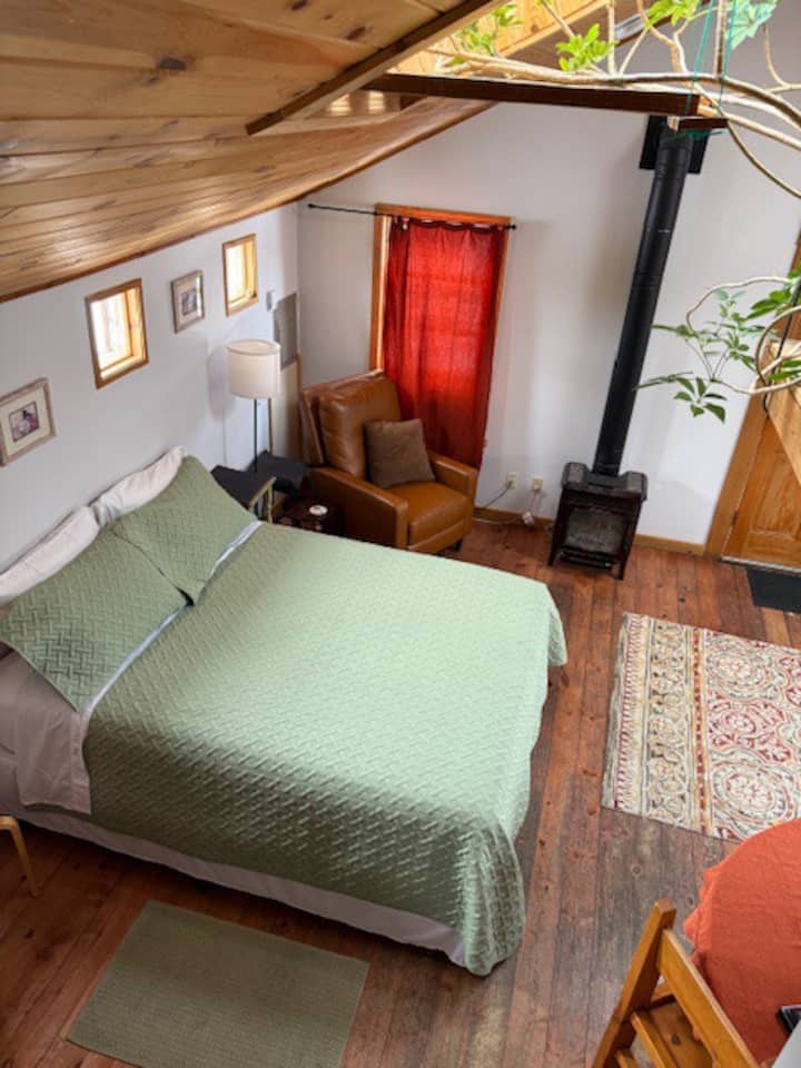 Bozeman Garden Cottage - Bozeman, MT