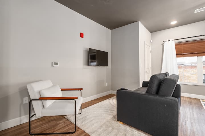 Cozy Downtown Lawrence Condo - University of Kansas, Lawrence