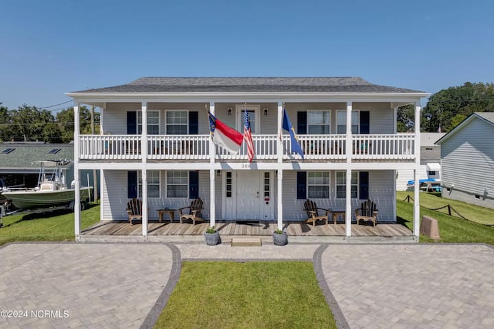 Swansboro Nest
Pelican 
Downtown Waterview - Swansboro, NC