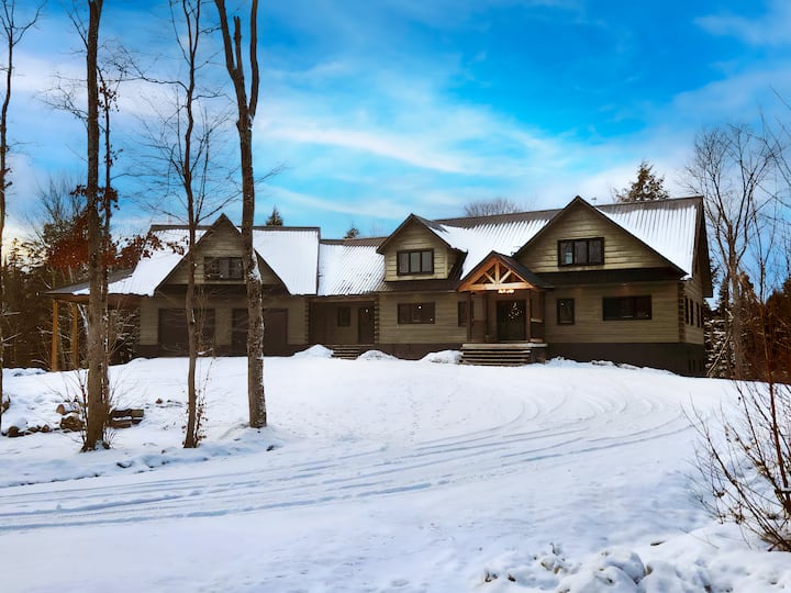 True North Log Mansion - Ontario