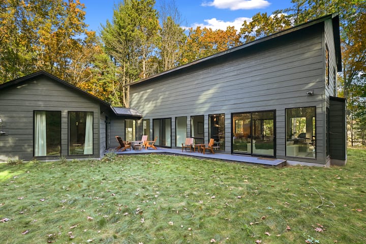 Quiet Modern Cabin On A Lake - Spring Lake, WI