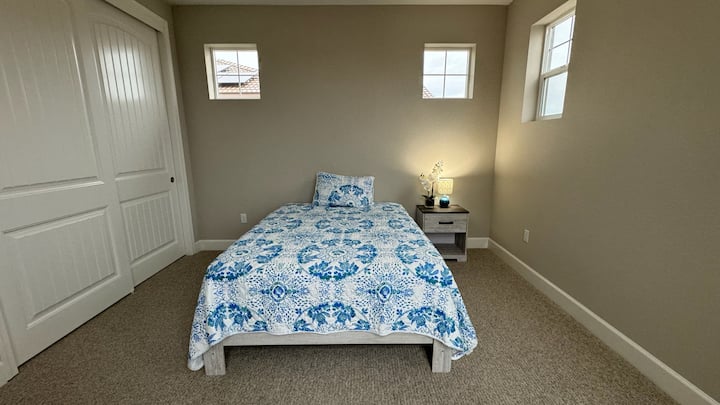 Room Available Close To Napa/fairfeild Wineries - Vacaville, CA