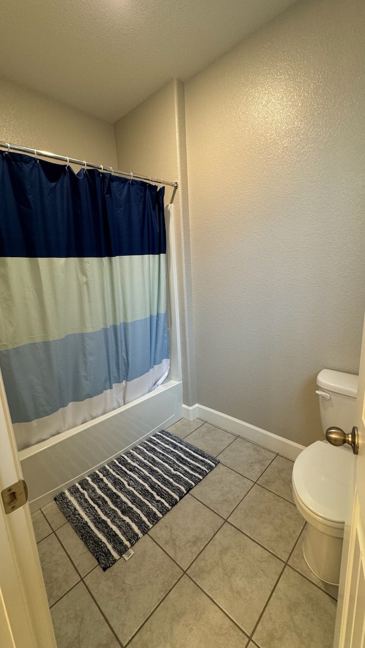 Room Available Close To Napa/fairfeild Wineries - Vacaville, CA